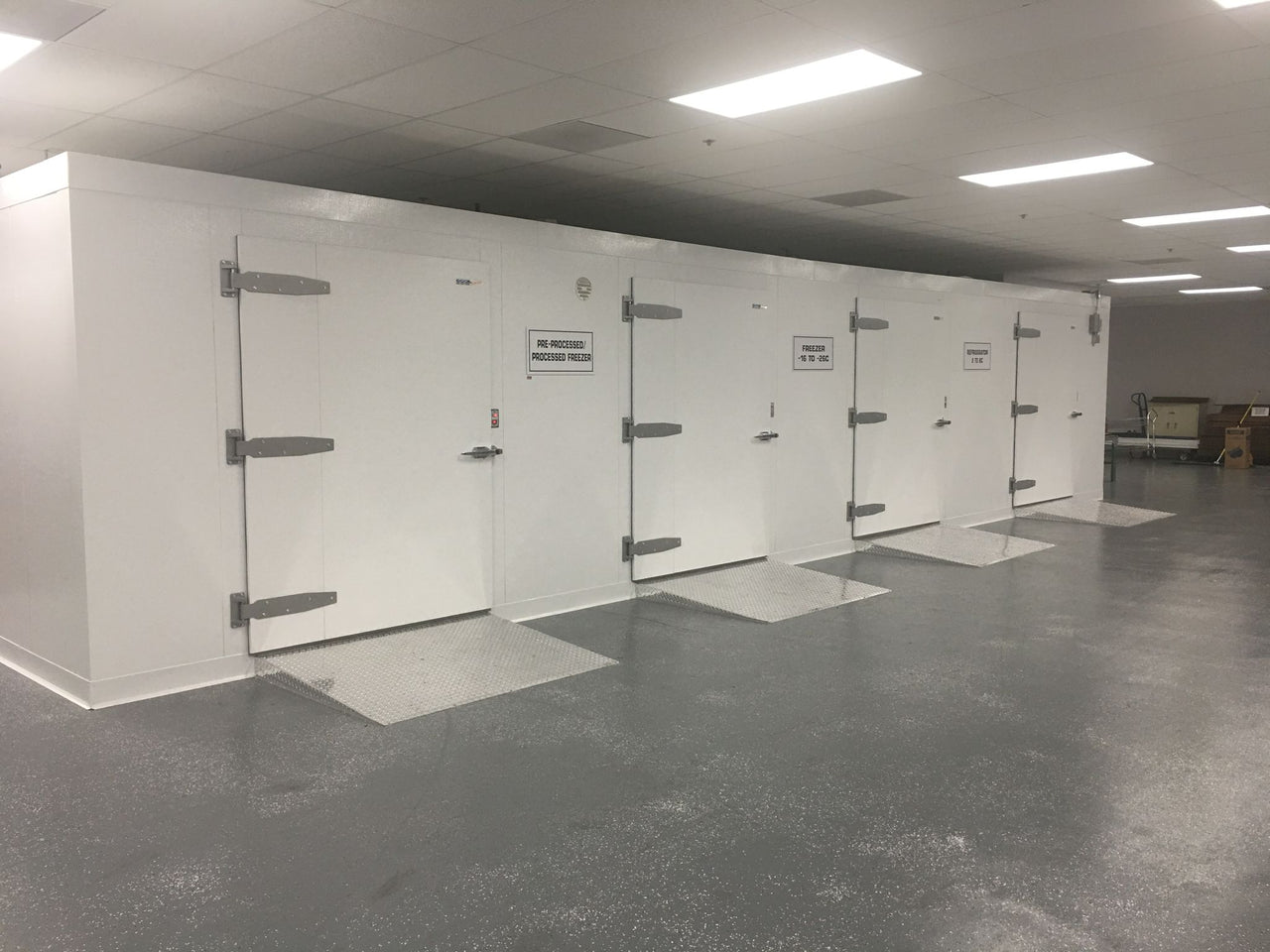 Walk-In Coolers and Freezers | Custom Walk in Coolers, Modular Walk in ...